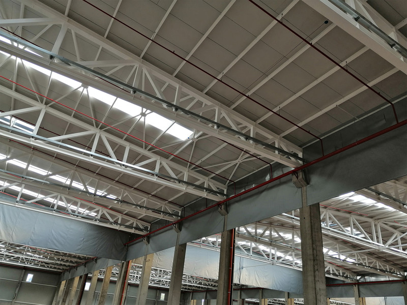 Static smoke barriers